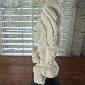 Scultura del dio serpente Maya Kukulkan, finitura vintage testurizzata ...