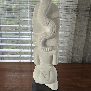 Scultura del dio serpente Maya Kukulkan, finitura vintage testurizzata ...