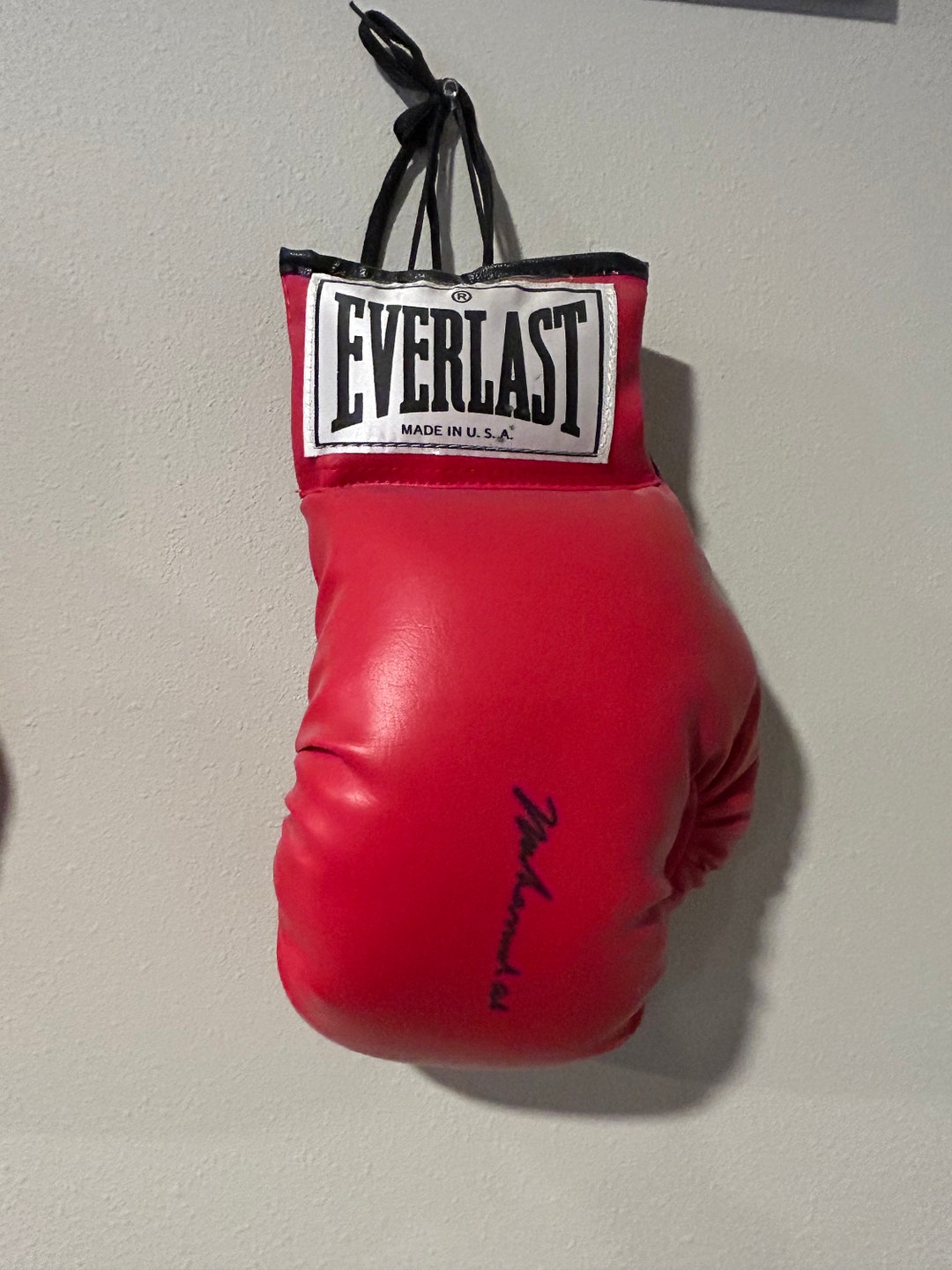 Muhammad Ali Autographed Boxing Glove Very Rare Great Condition Great ...