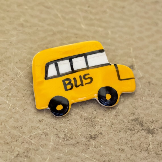 Vintage Adorable School Bus Doodle Ceramic Brooch - I… - Gem