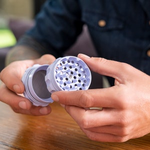 GAC Ceramic Grinder White Premium Non-stick 4 Piece Large 2.5 Spice and ...