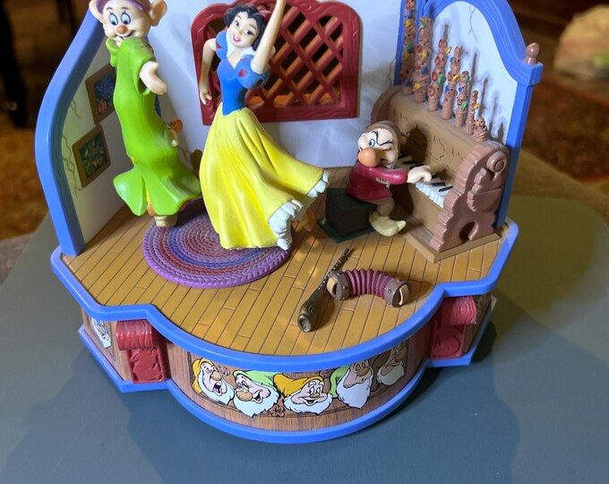 Disney Snow White Music Box (ENESCO) Works Great - Etsy