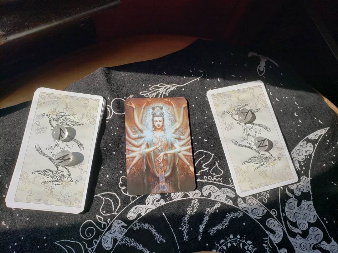 Psychic Tarot 3 Card Pull and Reading - Etsy