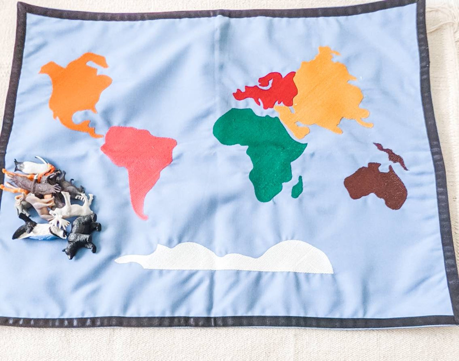 Embroidered Montessori World Map Mat. World Map. Montessori - Etsy