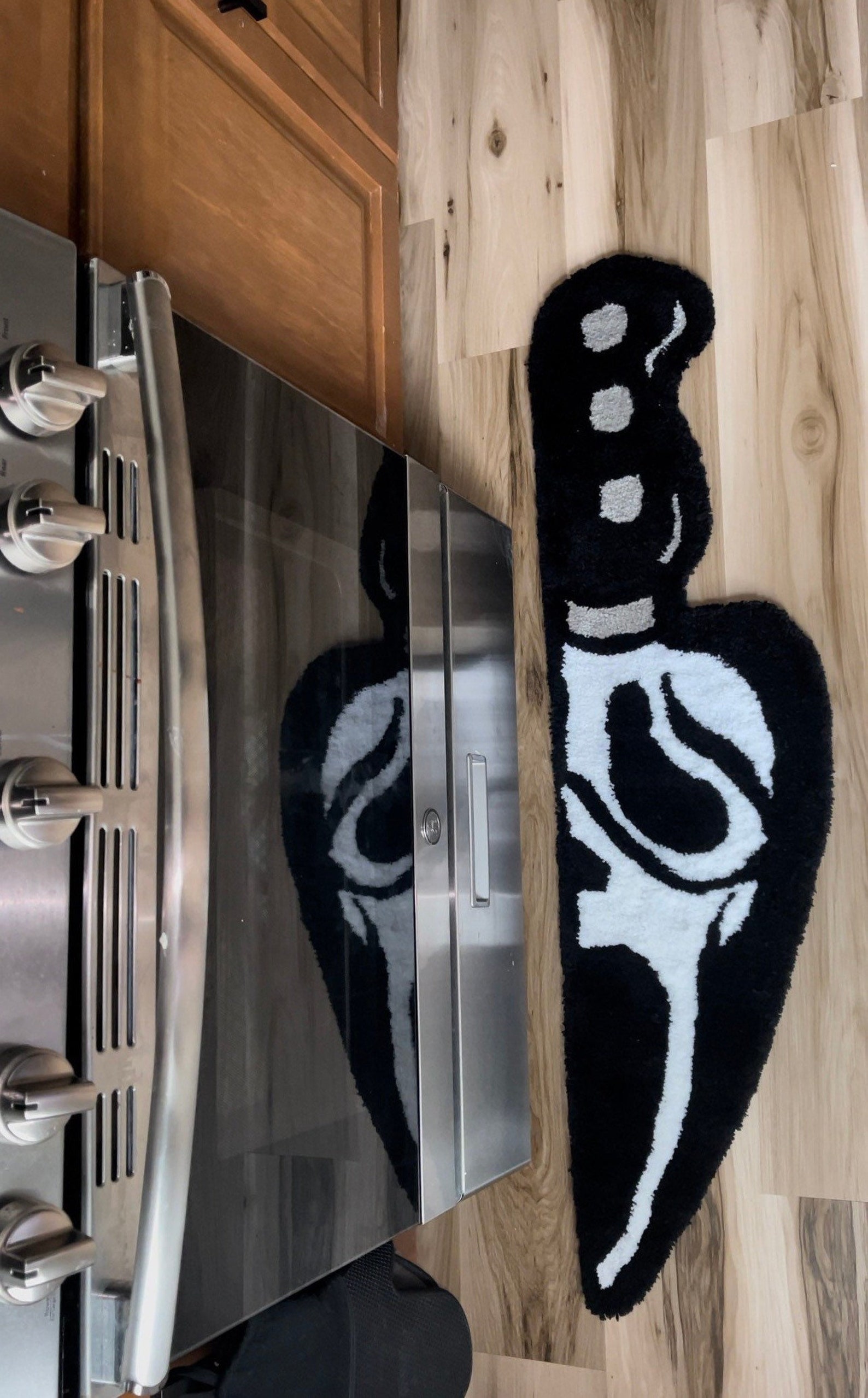 Scream Rug / Ghost Face Rug / Halloween / Thriller Rug - Etsy