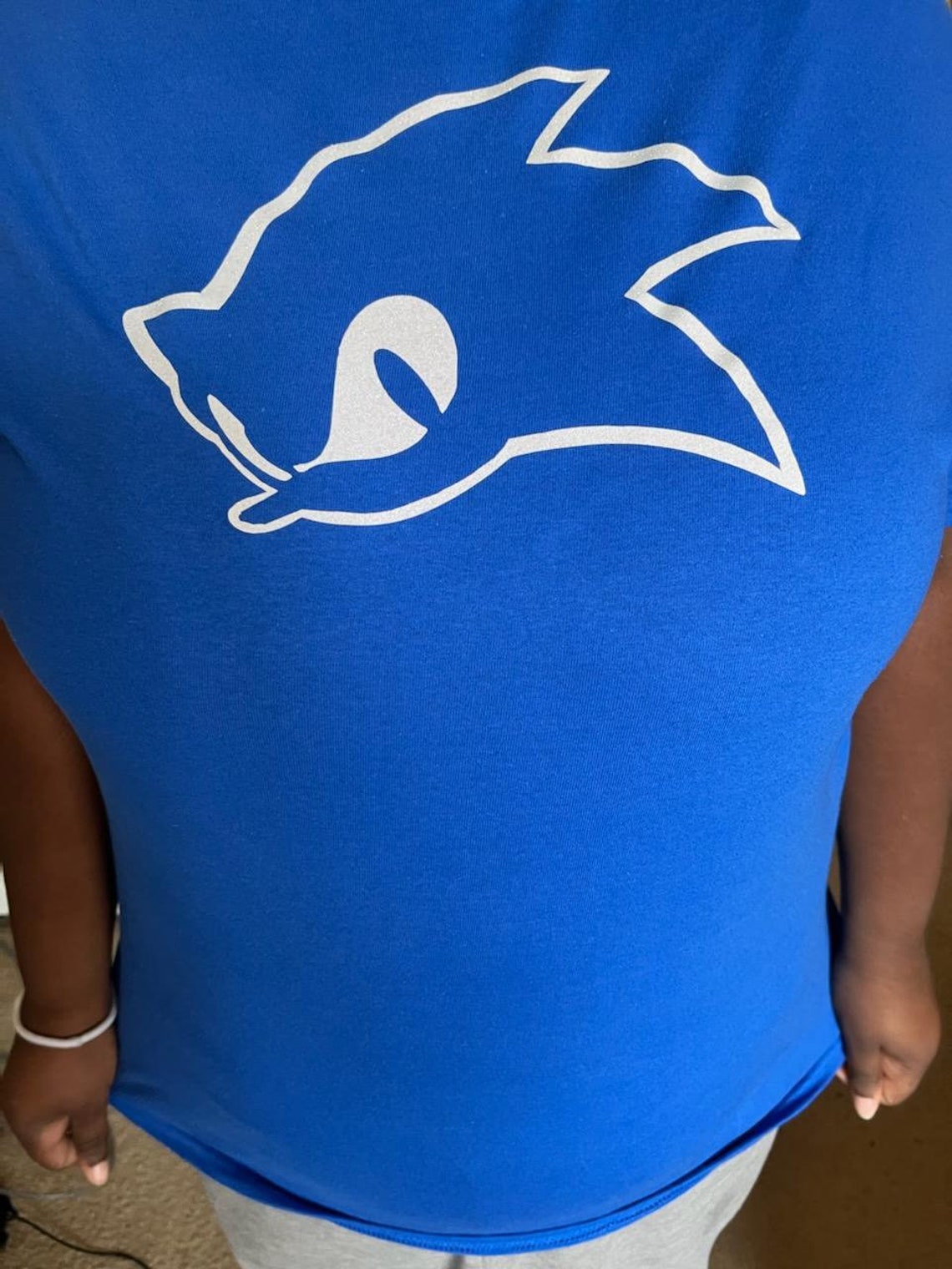Sonic the Hedgehog T-shirt - Etsy