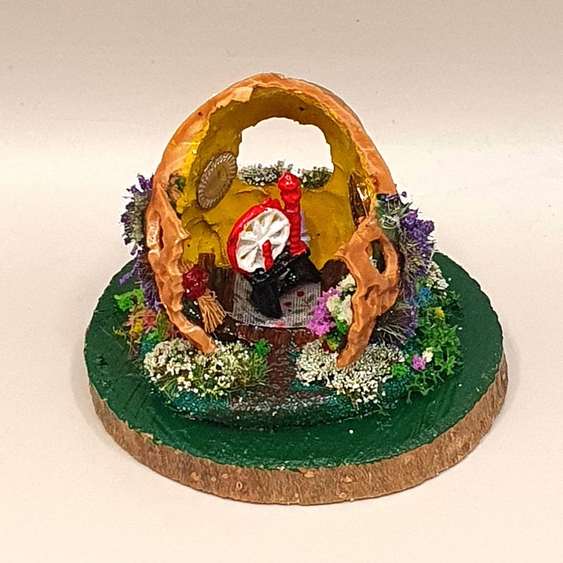 Walnut Shell Diorama - Etsy