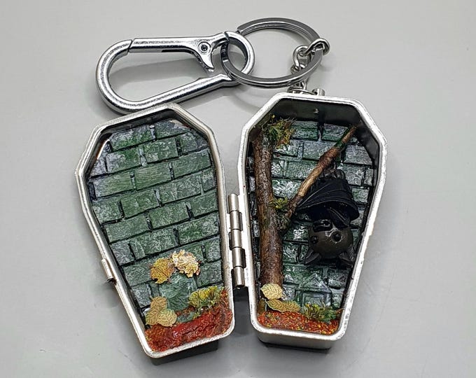 Coffin Keychain, Miniature Coffin Diorama, Bat Accessories, Gothic ...