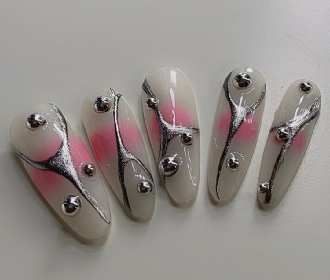 Y2K Chrome Nails | 2000s Metalic Press on Nails | Aura Silver Chrome ...