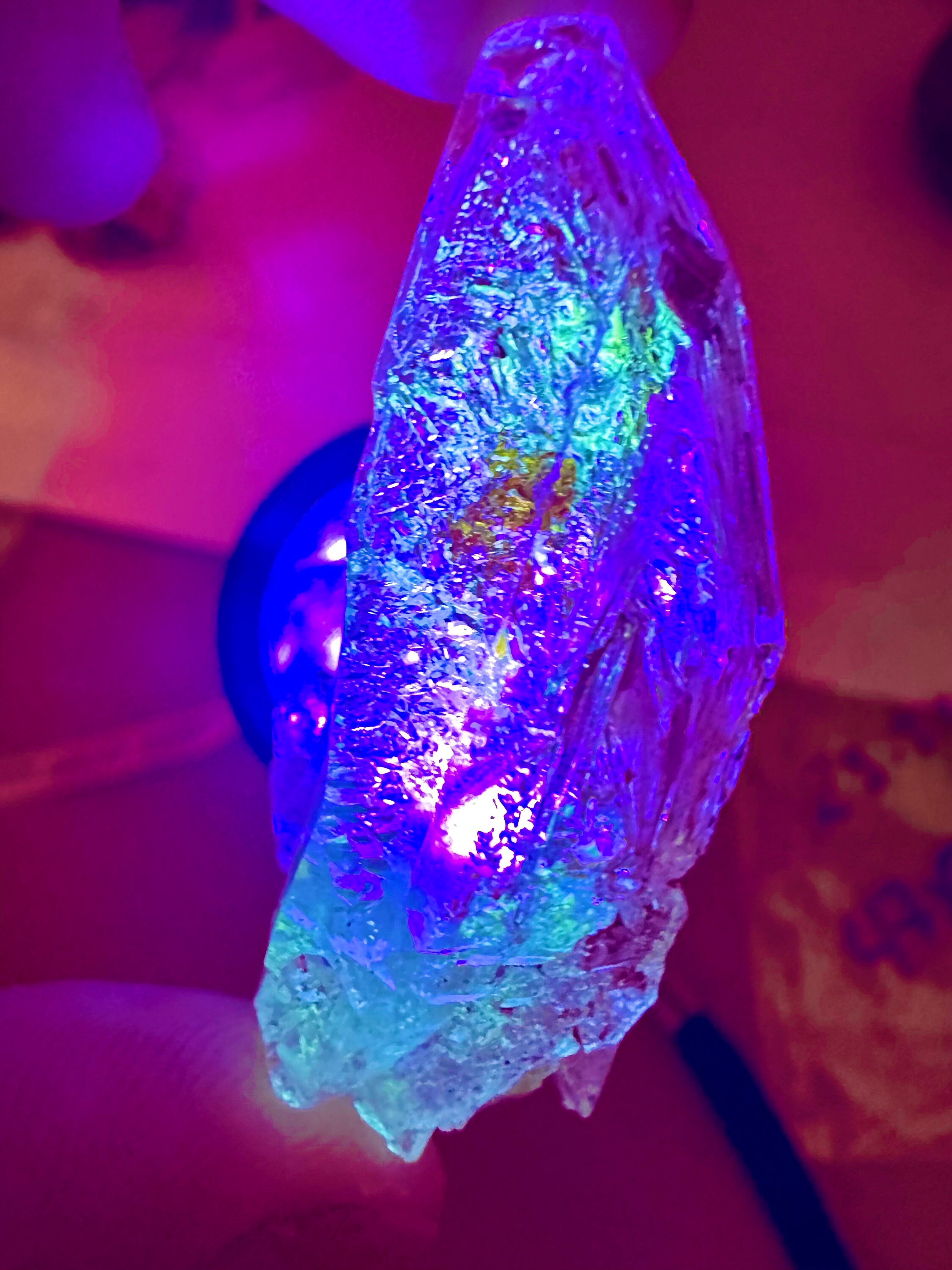 Firefly Skeletal Petroleum Included Quartz Uv Reactive Mineral Specimen ...