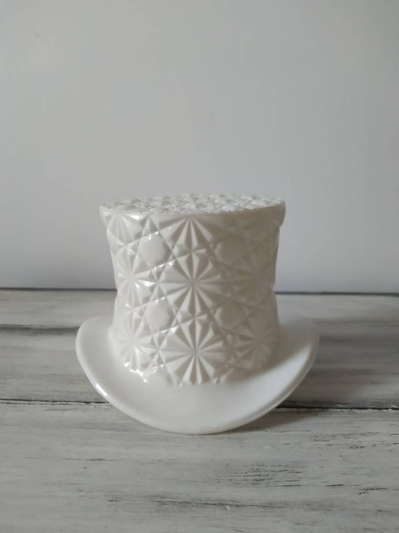Large Vintage Fenton Milk Glass Top Hat Daisy & Button Pattern | Etsy