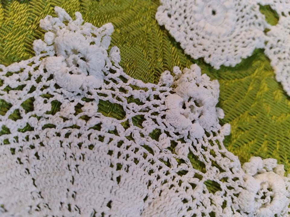 6 Crocheted Doilies, Irish Crochet, Dainty Doilies, Cotton Doilies - Etsy