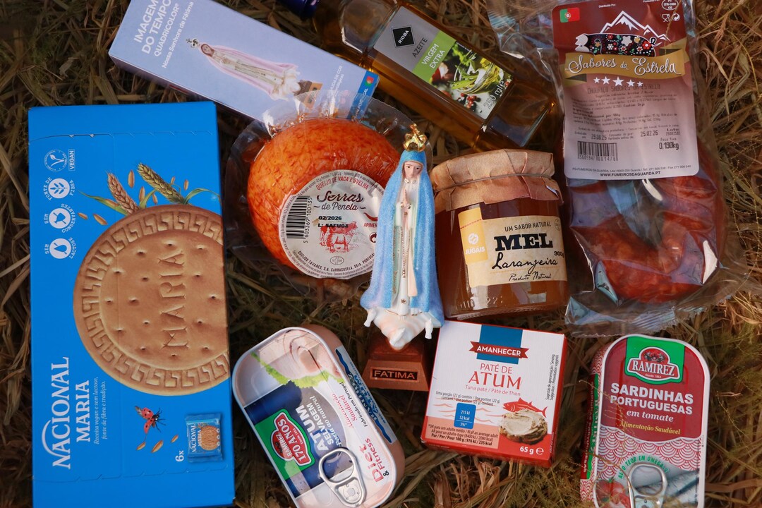 Christmas Basket Portuguese Snacks Box, Brand Portuguese,sardines in ...