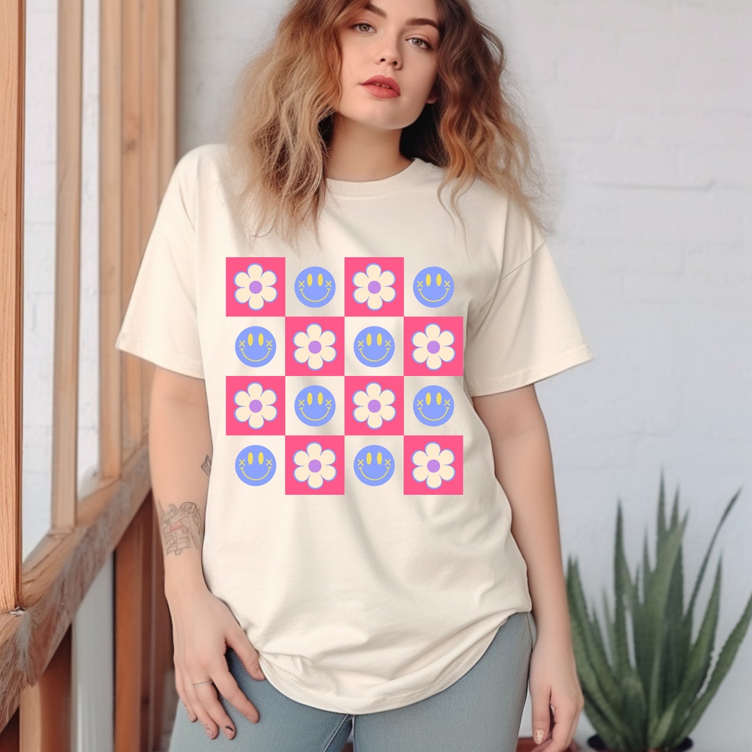 Flower Smiley Face Block Pattern Graphic Tee, Retro Smiley Face ...