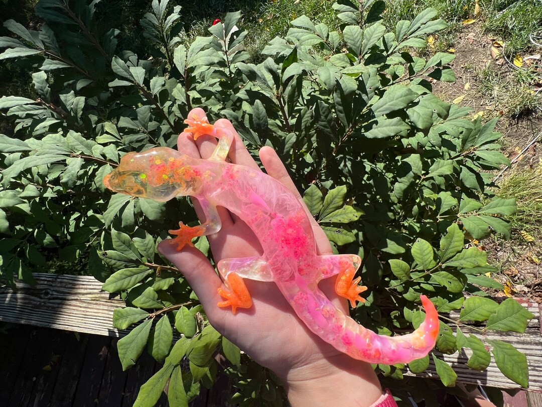 Neon Party Lizard Resin Desk Pal - Etsy