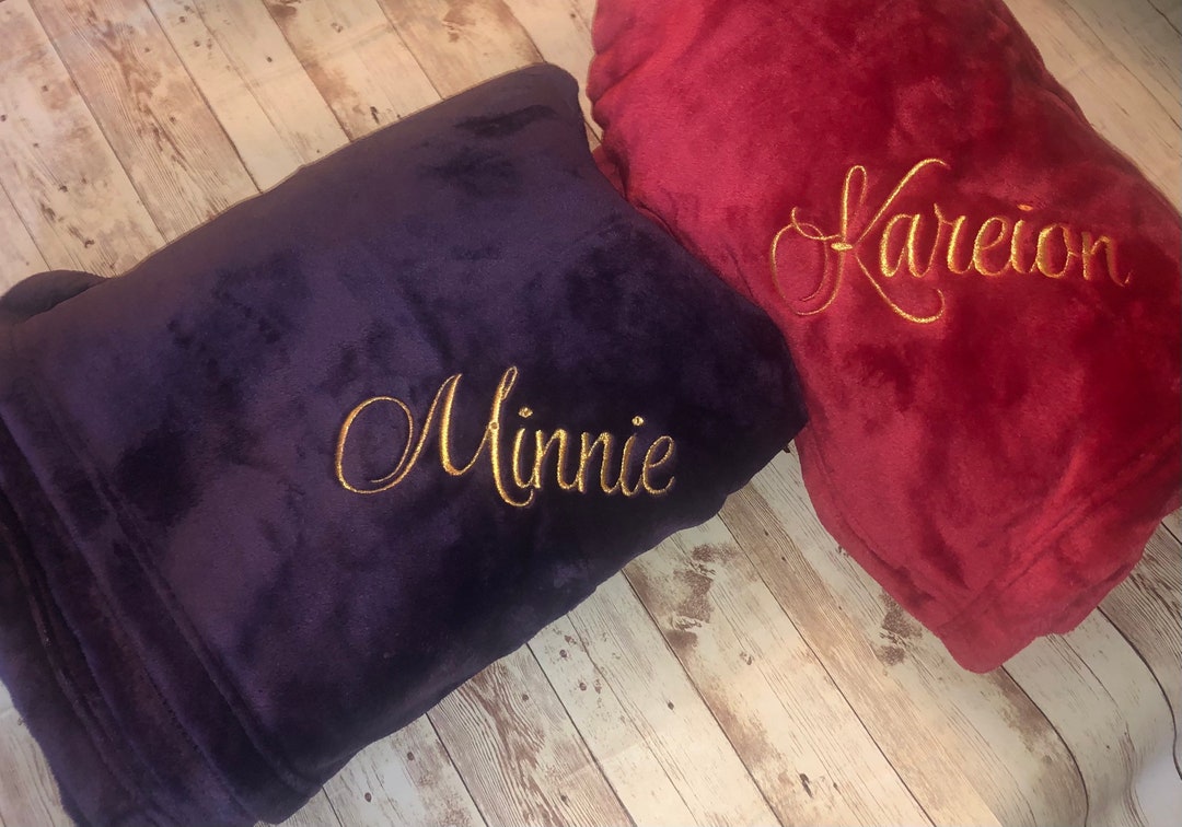Adult Fleece Throw-personalized Custom Embroidered Blankets Cursive ...