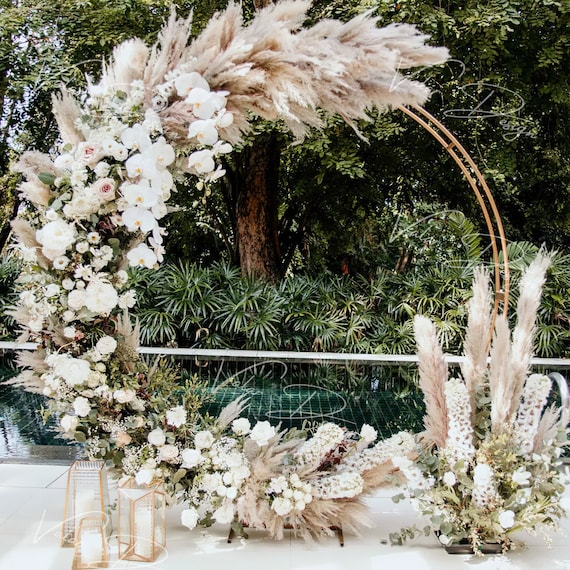 Wedding ring backdrop | Beachweddingtips.com