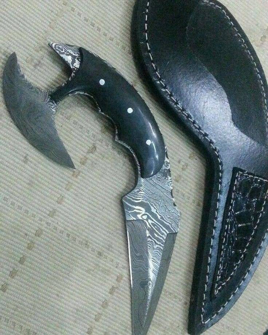 Custom Karambit Damascus Hunting Knife, Hand Forged Damascus Bowie ...