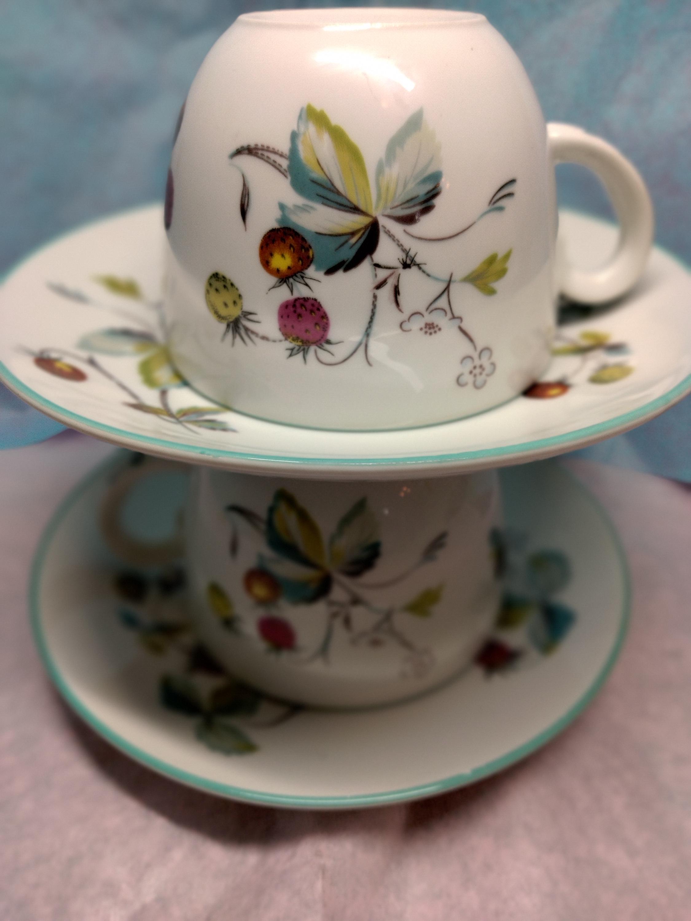 Beautiful Royal Worcester Porcelain Tea Cups. Set of 2. Strawberry Fair ...
