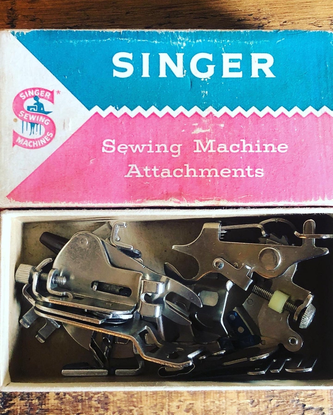 Vintage SINGER Sewing Machine Attachments in Original Box - Etsy