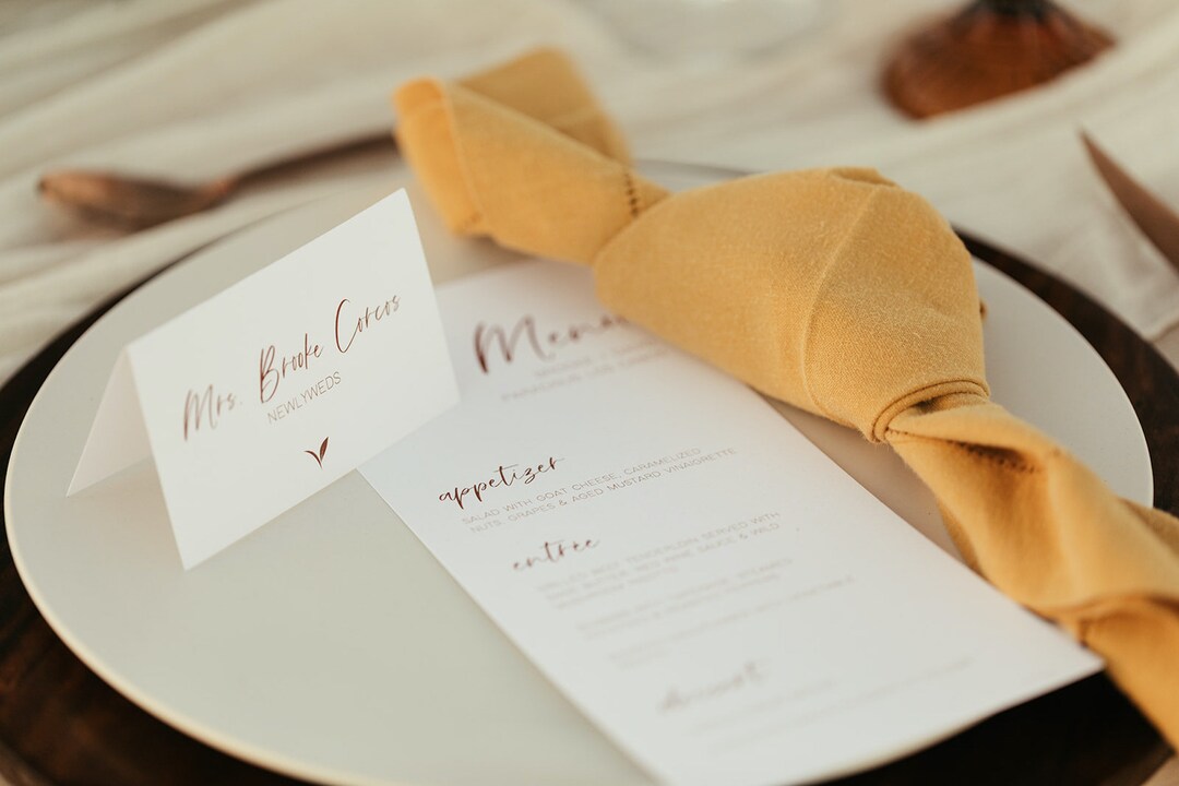 BRIDGET | Modern Wedding Place Cards, Place Cards With Meal Choice ...