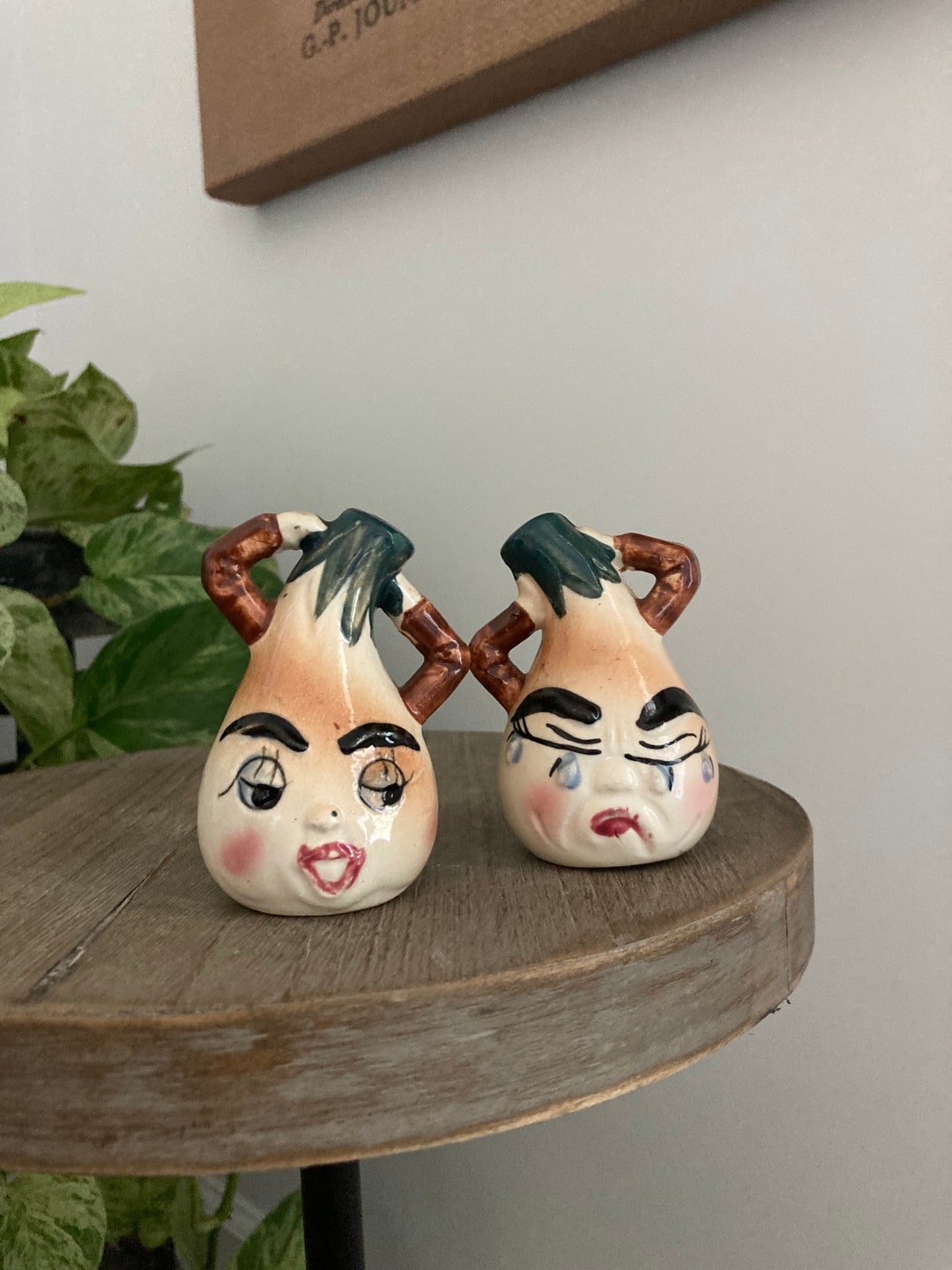 Vintage Crying Onion Salt & Pepper Shakers - Anthropomorphic Onion ...