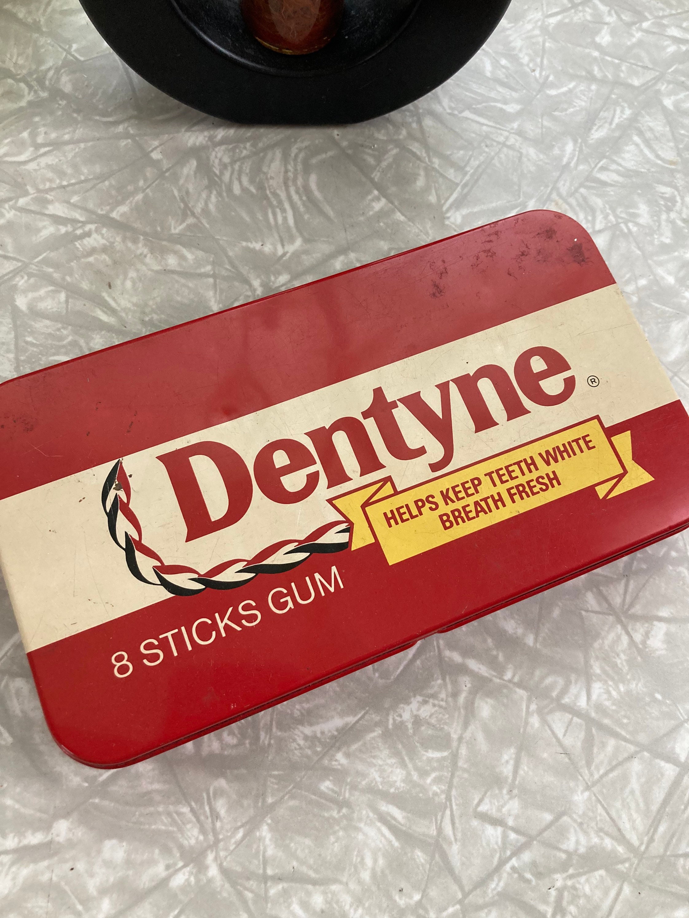 Dentyne Gum Logo