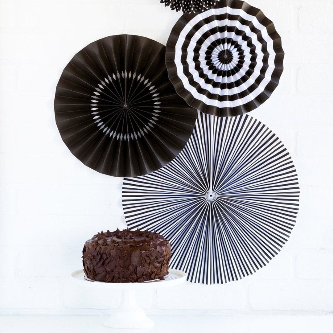 Black and White Paper Party Fans (4-piece Set) - Graduation Party Décor ...