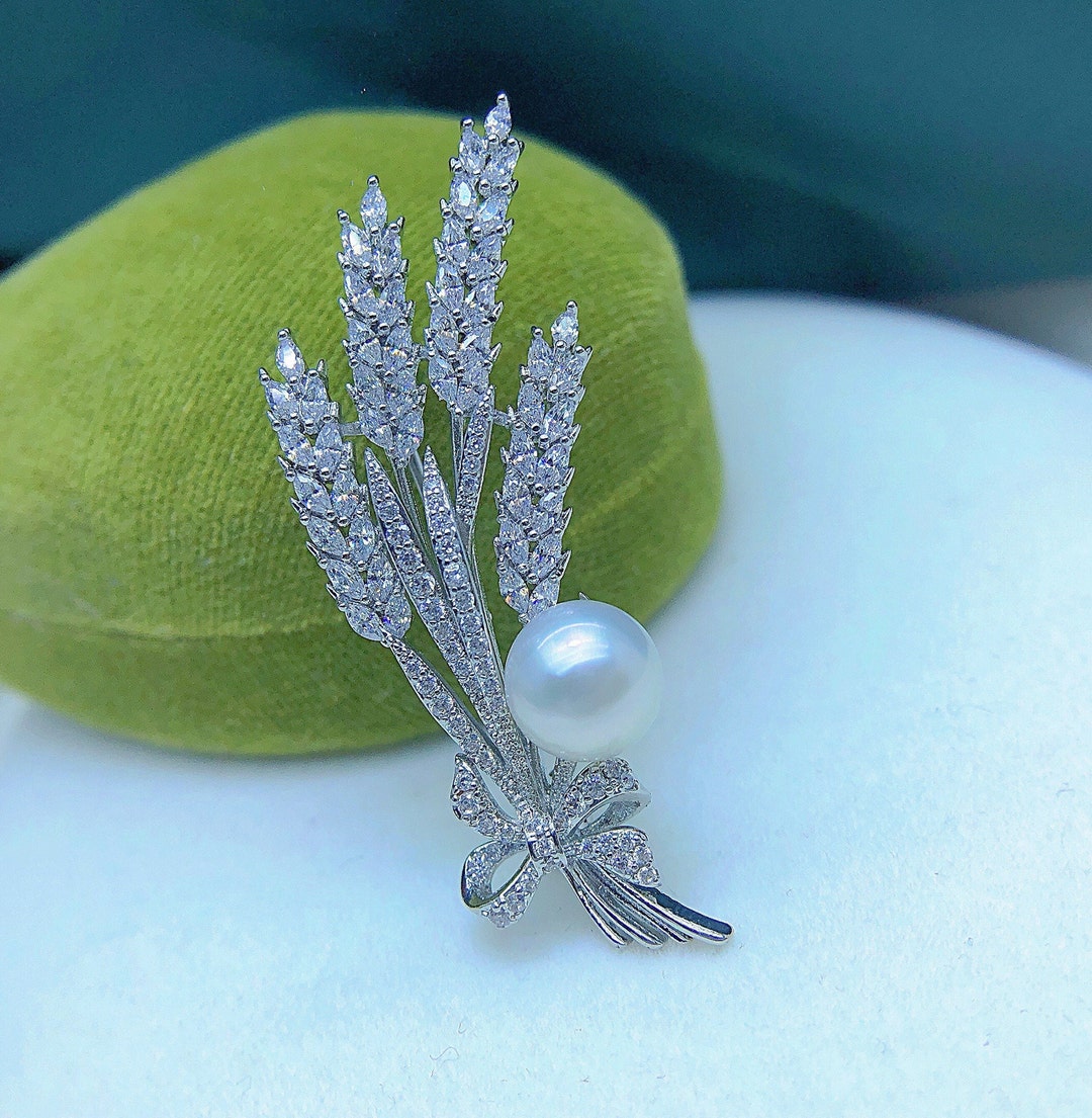 8.8mm Sout Sea White Pearl Brooch Bright White Vivid Elegant Wheat ...