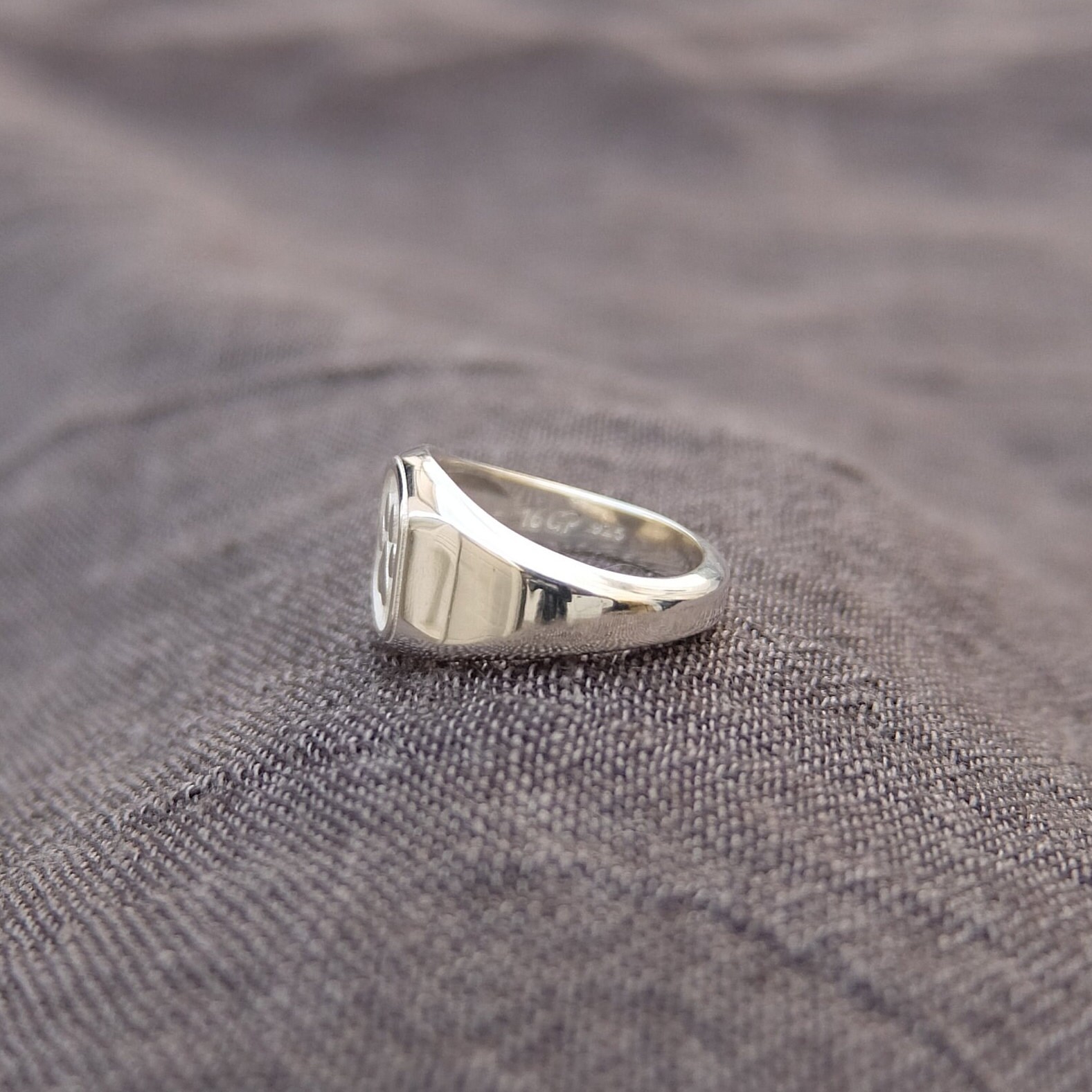 Paw Print Signet Ring Jewelry for Pet Lovers, Rings With Pattern in ...