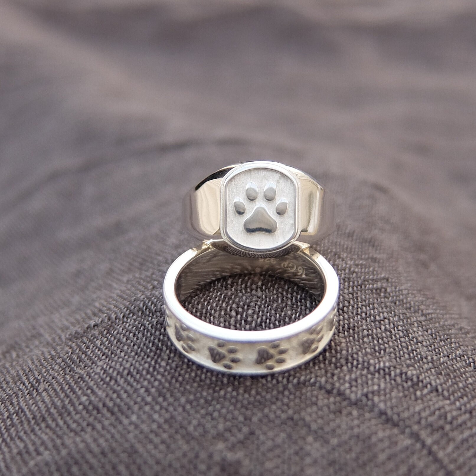 Paw Print Signet Ring Jewelry for Pet Lovers, Rings With Pattern in ...