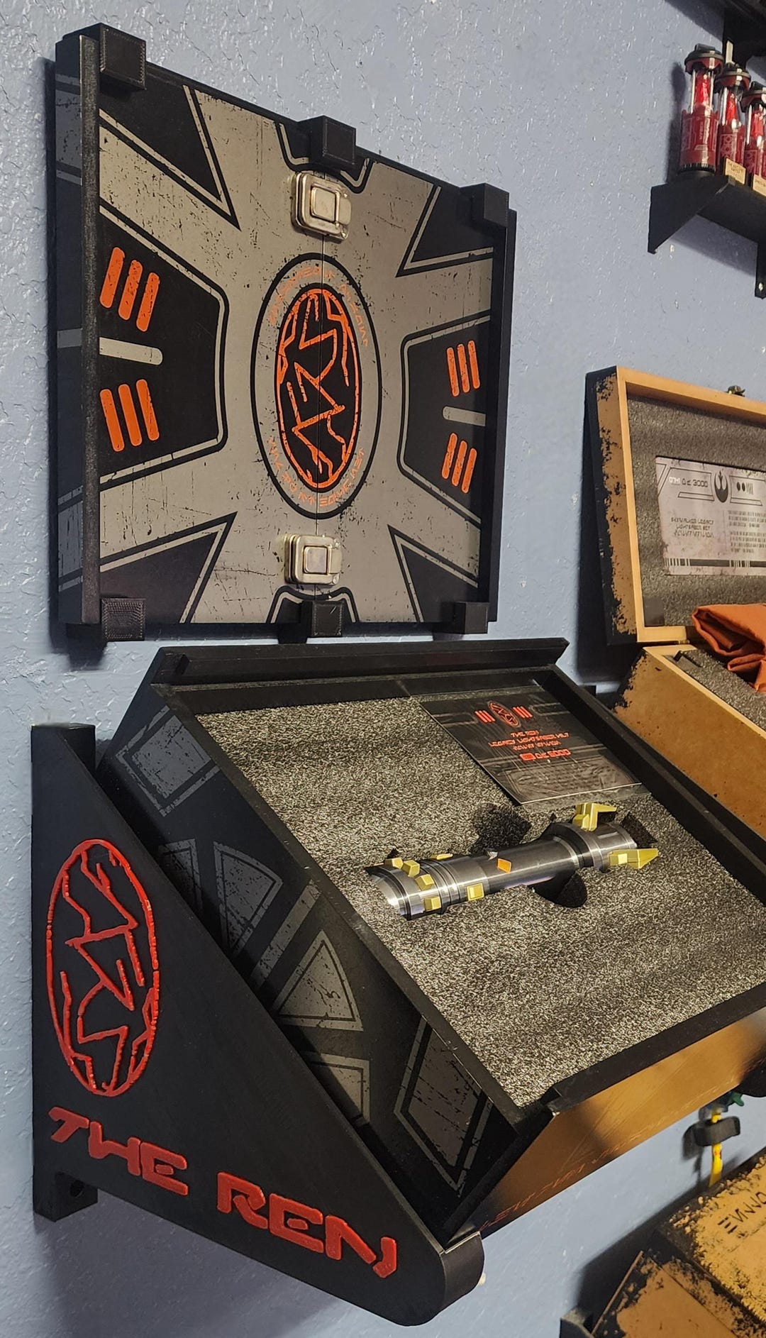 The Ren Legacy Lightsaber Box Set Display - Etsy