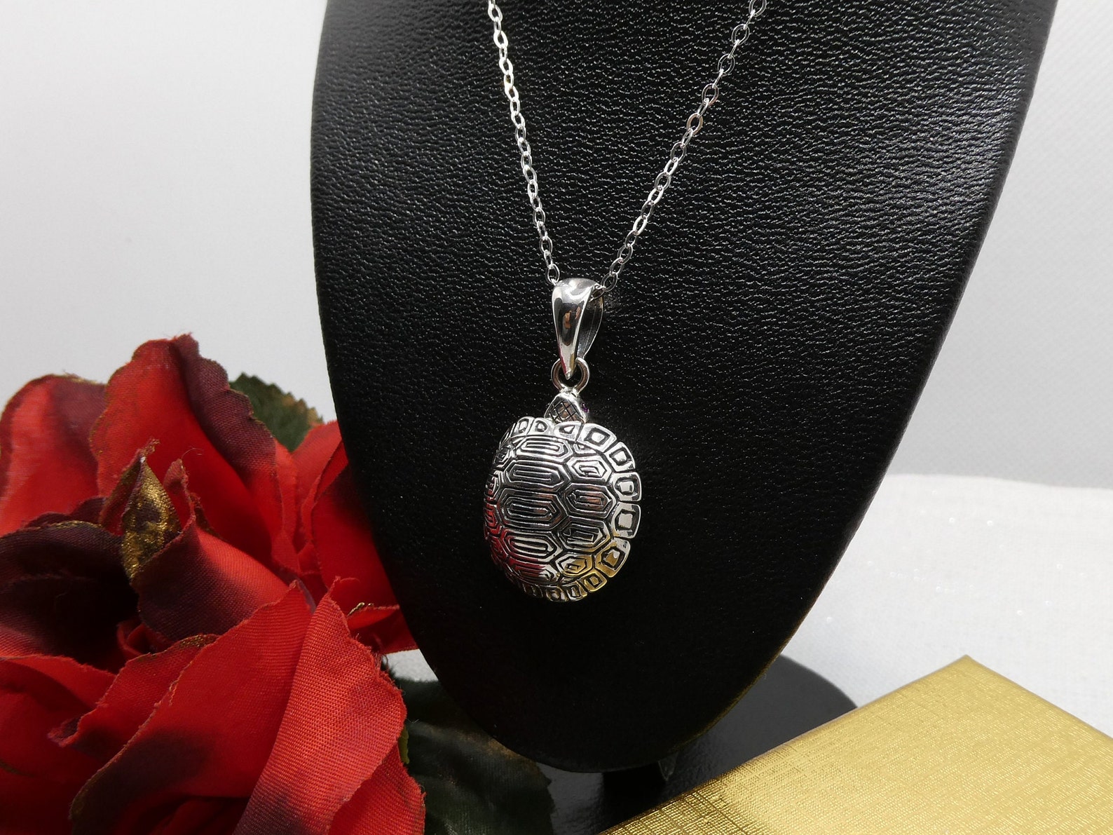 Tortoise Locket Necklace Ruby Eyes on 18” Chain Silver - Jewellery Gift ...