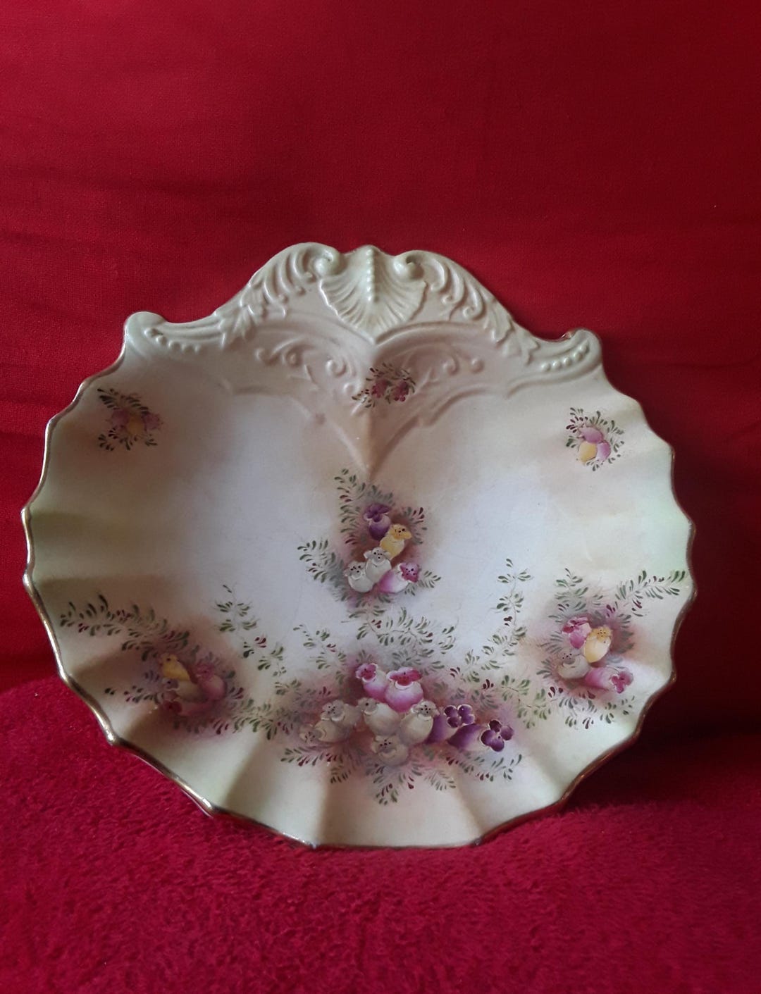 An Early Carlton Ware Wiltshaw and Robinson Blush "ivory" Little Shell ...