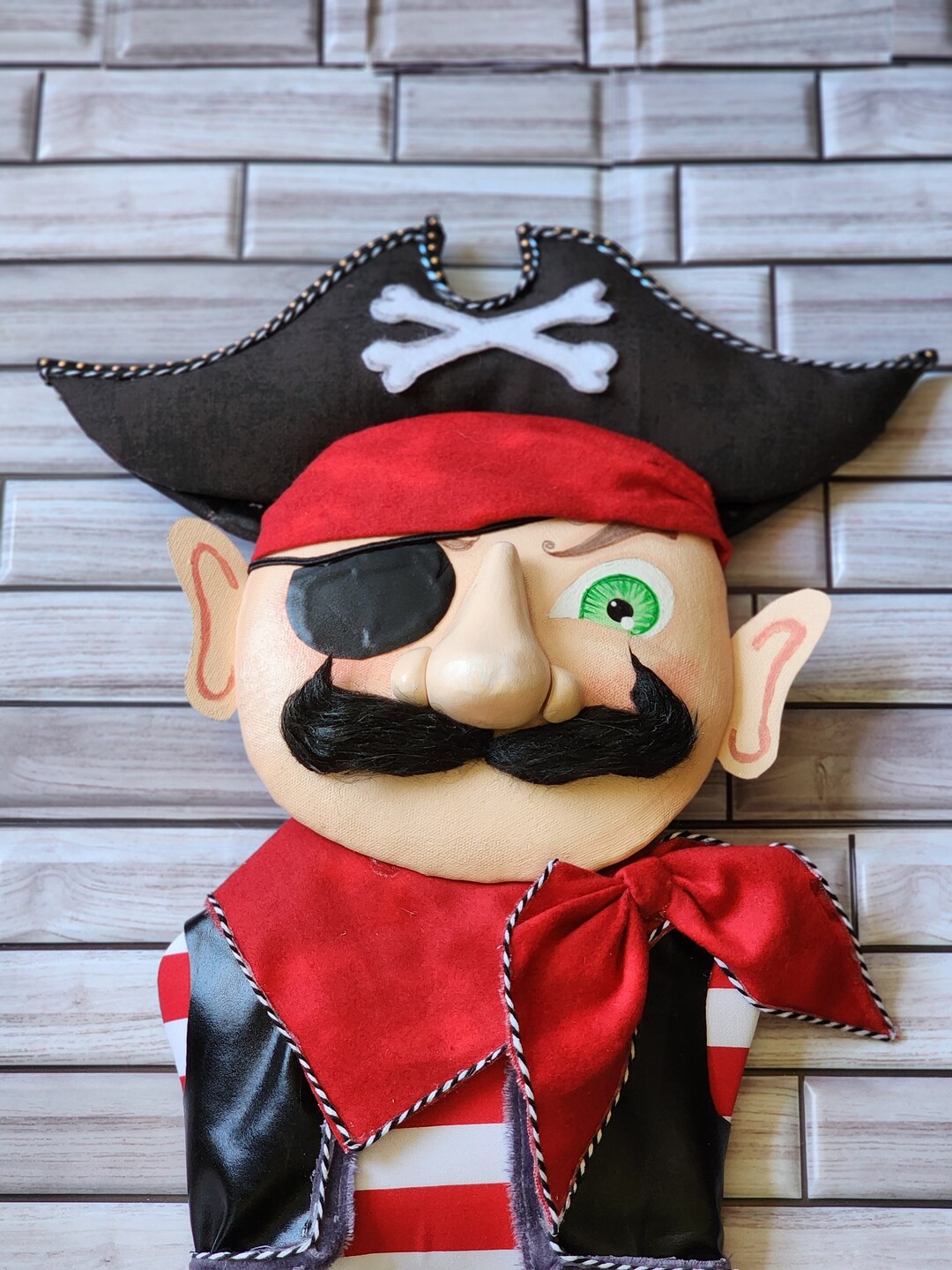 Cap'n Skully - Etsy
