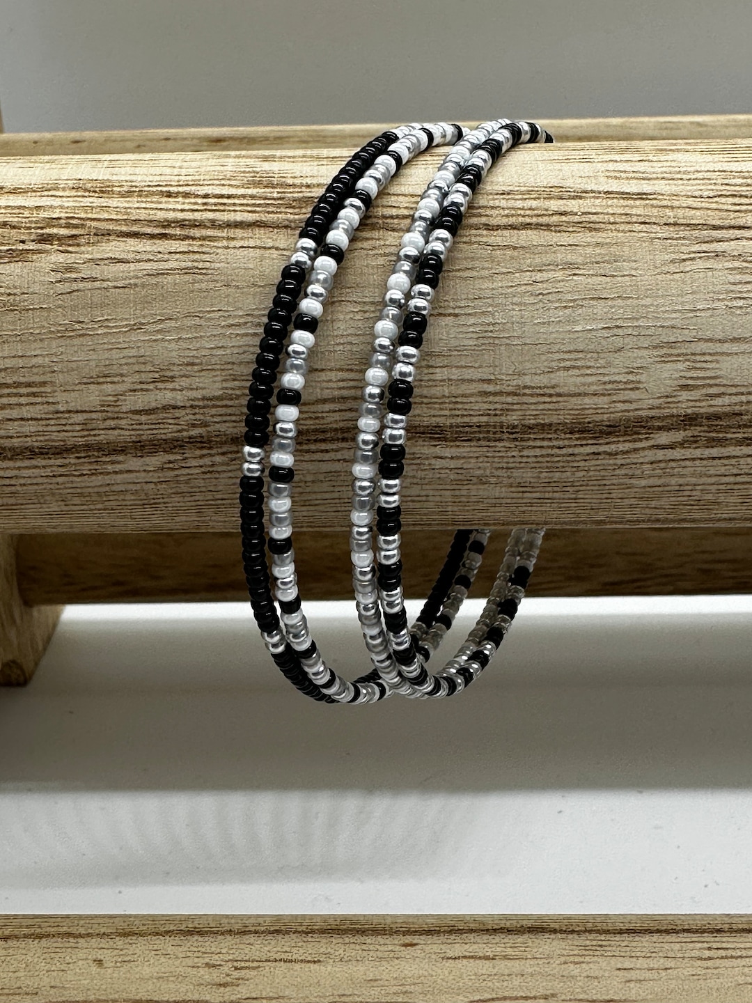Las Vegas Raiders/ Glass Seed Bead Memory Wire Bracelet/ 2 Piece Set ...