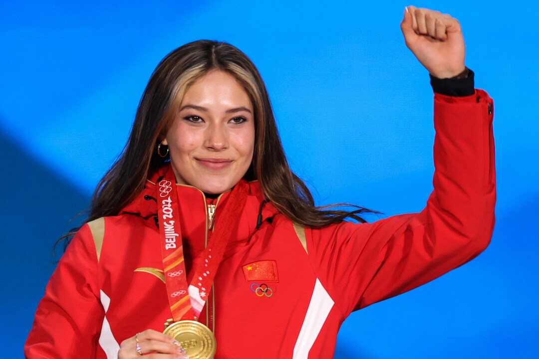 Eileen Gu, Gold Medal, Freestyle Skier Poster - Etsy