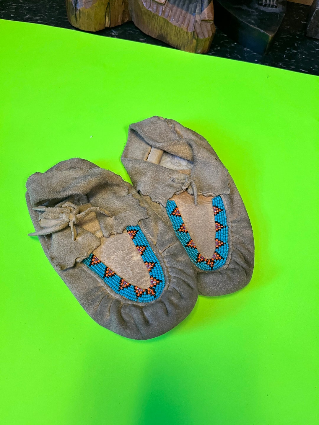 Lovely 8 Inch Long Indigenous First Nations Leather and Beaded Moccasin ...