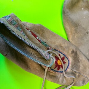 7 Inch Indigenous First Nations Antique Leather and Beaded Moccasins ...