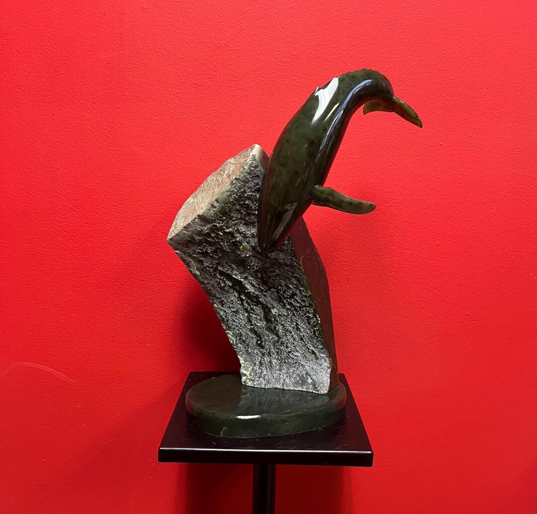 Stunning Canadian BC Jade Statue of a Killer Whale Out of a Rock— LYLE ...