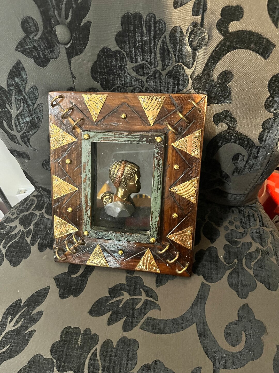 Super Unique African Frame With Silhouetted Figure — Very Usual and ...