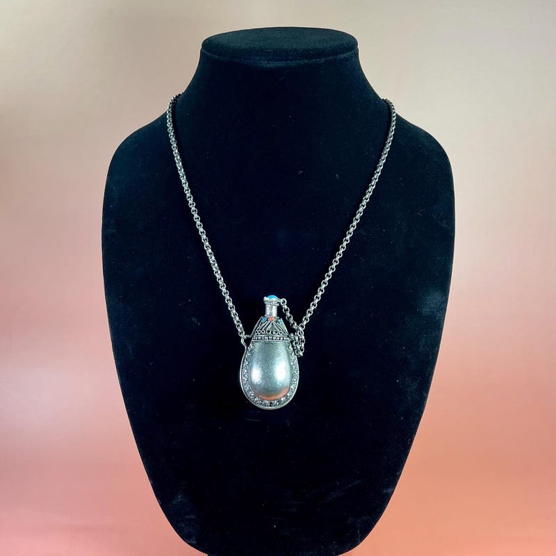 Snuff Bottle Necklace - Etsy