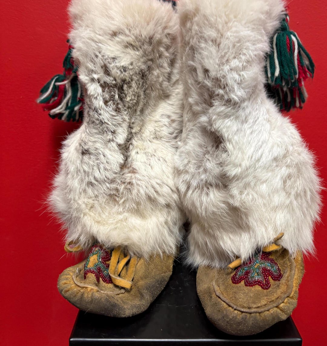 Beautiful Indigenous First Nations Fur Leather and Beaded Moccasin ...