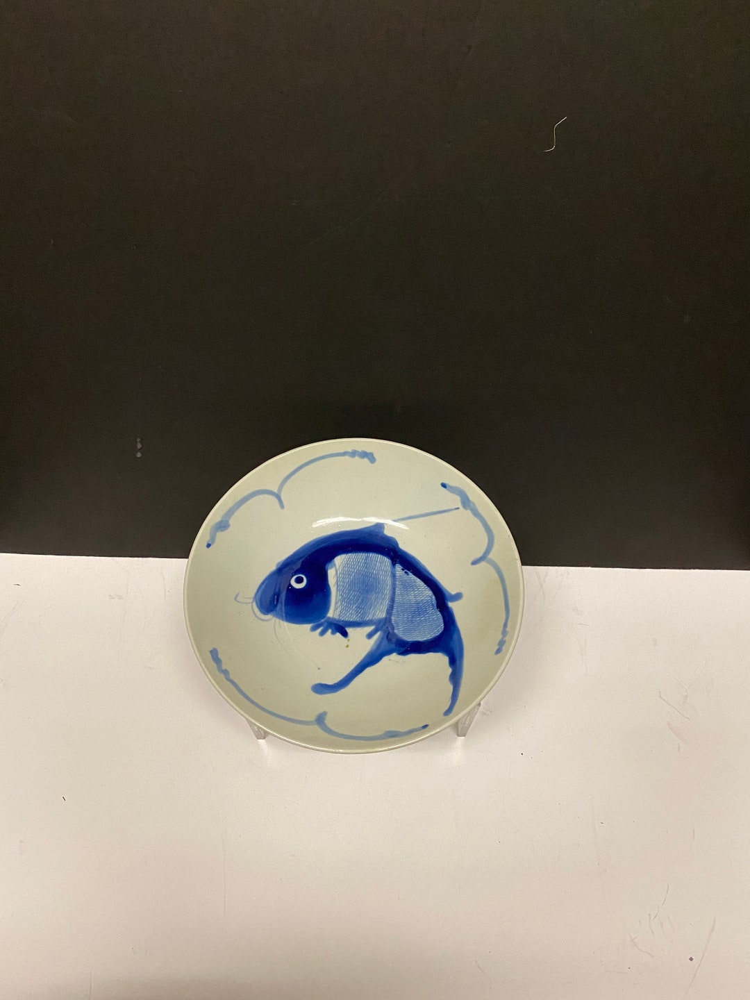 Antique Chinese 9 Inch Bowl With Fish Decoration -fabulously Simplistic ...