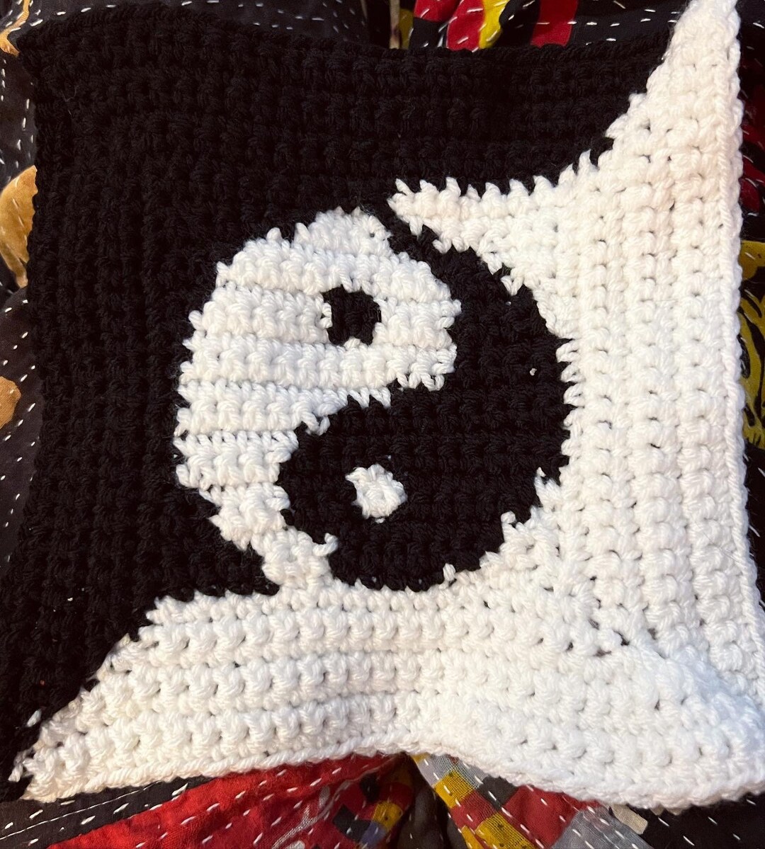 100% Handmade Crochet Customizable Yin Yang Patch - Etsy