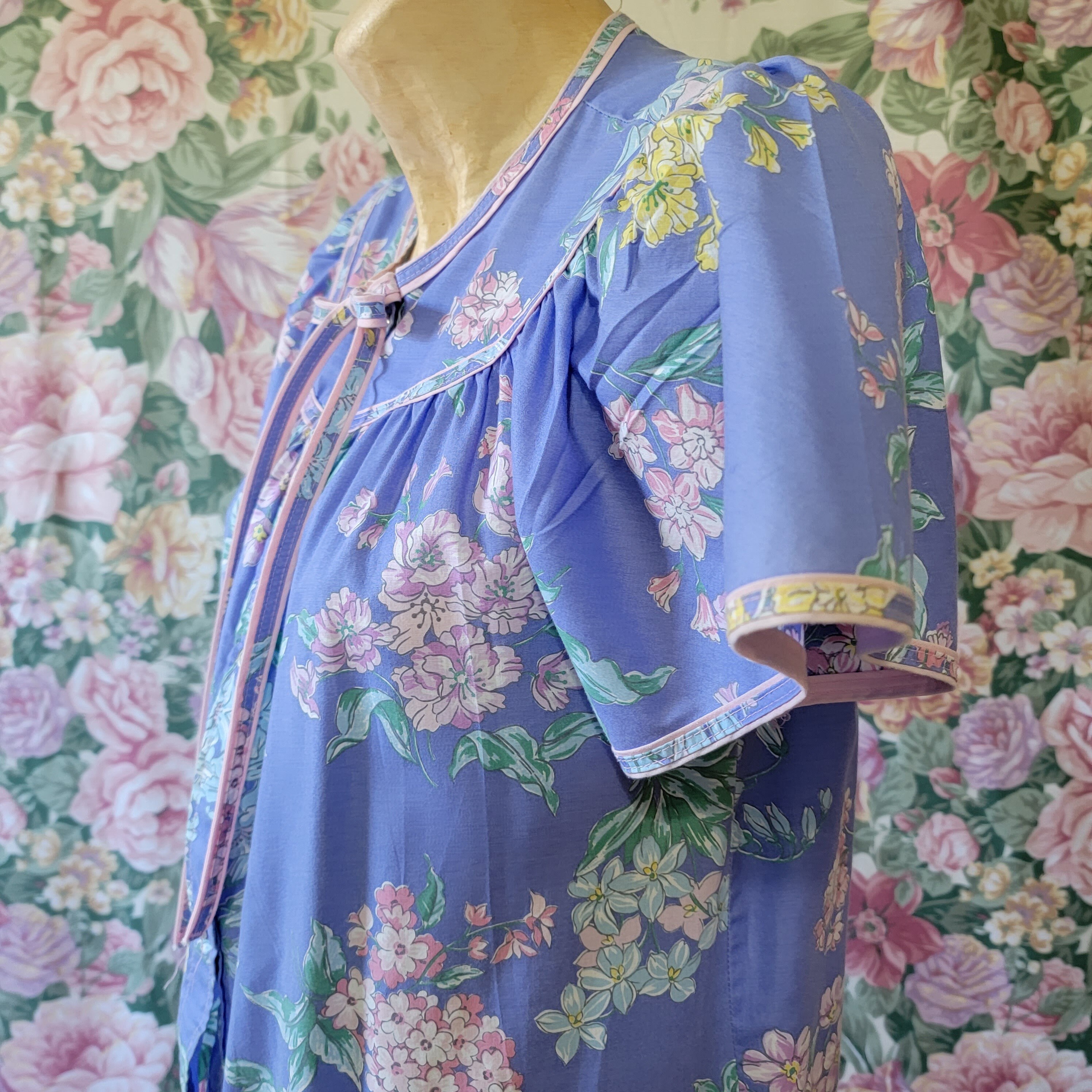 1960's Floral Lavender House Coat Duster // Models Coat - Etsy