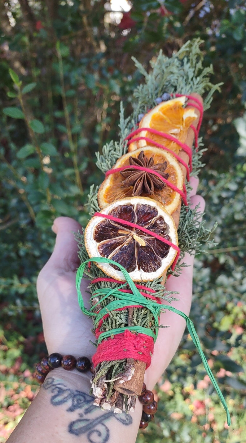 Juniper & Cedar Yule Smudge Stick: Pagan Ritual Cleansing - Etsy