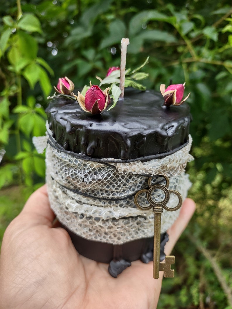 Hecate Altar Candle: Snakeskin, Roses, Key - Jasmine Honeysuckle Scent ...