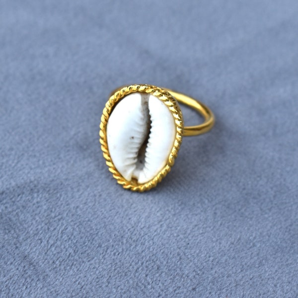 Cowrie Shell Ring - Etsy