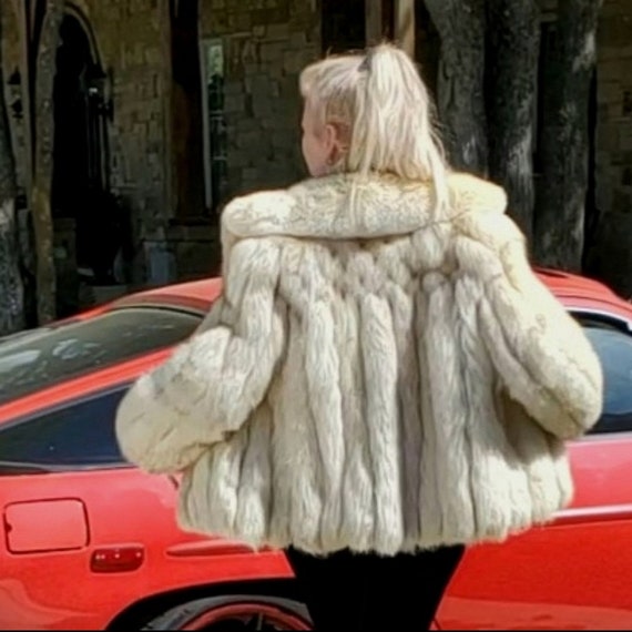 Fox Fur Coat: Ivory Fur with Brown Tips - Gem